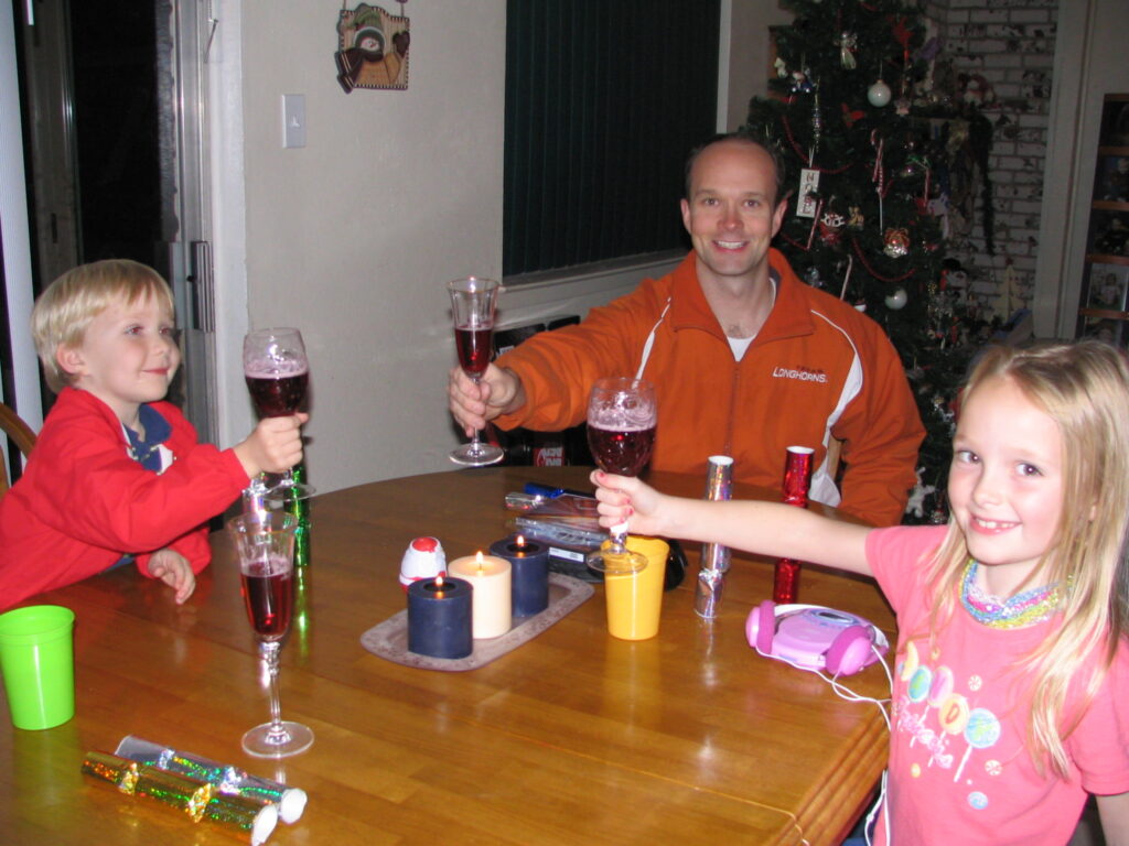 Family Bonding Ideas: In And Out Of The Home - Six Star Family Fun